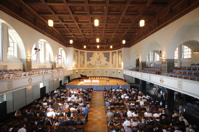 LMU | fotomuc - Realisiert mit Pictrs.com